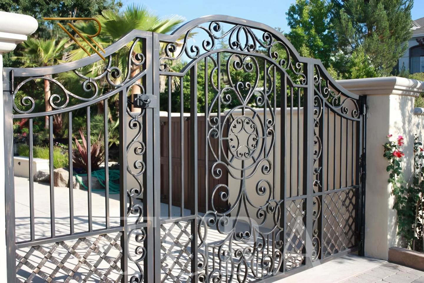 Bahçe Kapı Modelleri - DEMİR DOĞRAMA, FERFORJE KORKULUK VE GARAJ KAPILARI